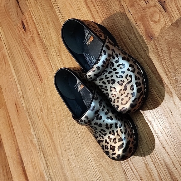 Dansko | Shoes | Dansko Xp 2 Leopard Print Clogs | Poshmark